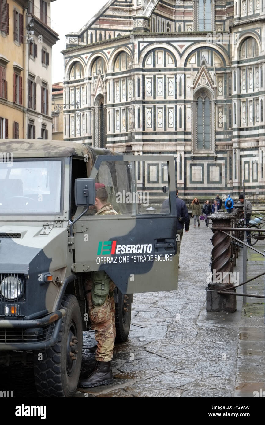 People working at Florence, Italy Stock Photo - Alamy