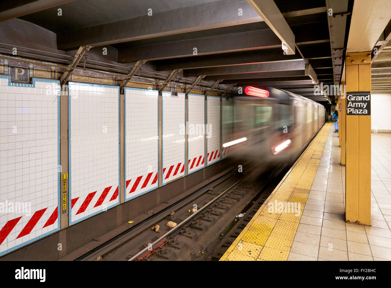 Fast metro hi-res stock photography and images - Alamy