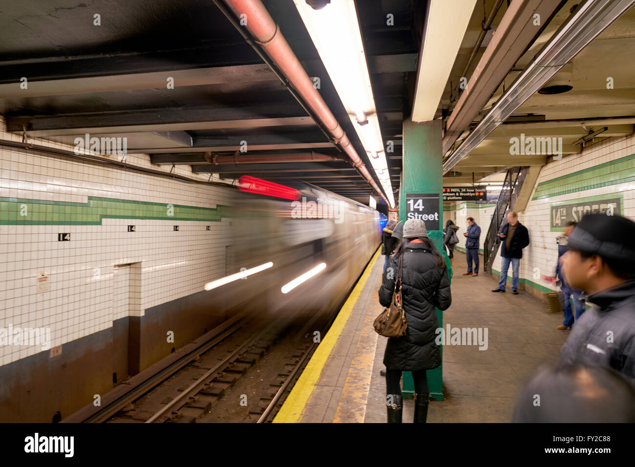 Metro subway train manhattan hi-res stock photography and images - Alamy
