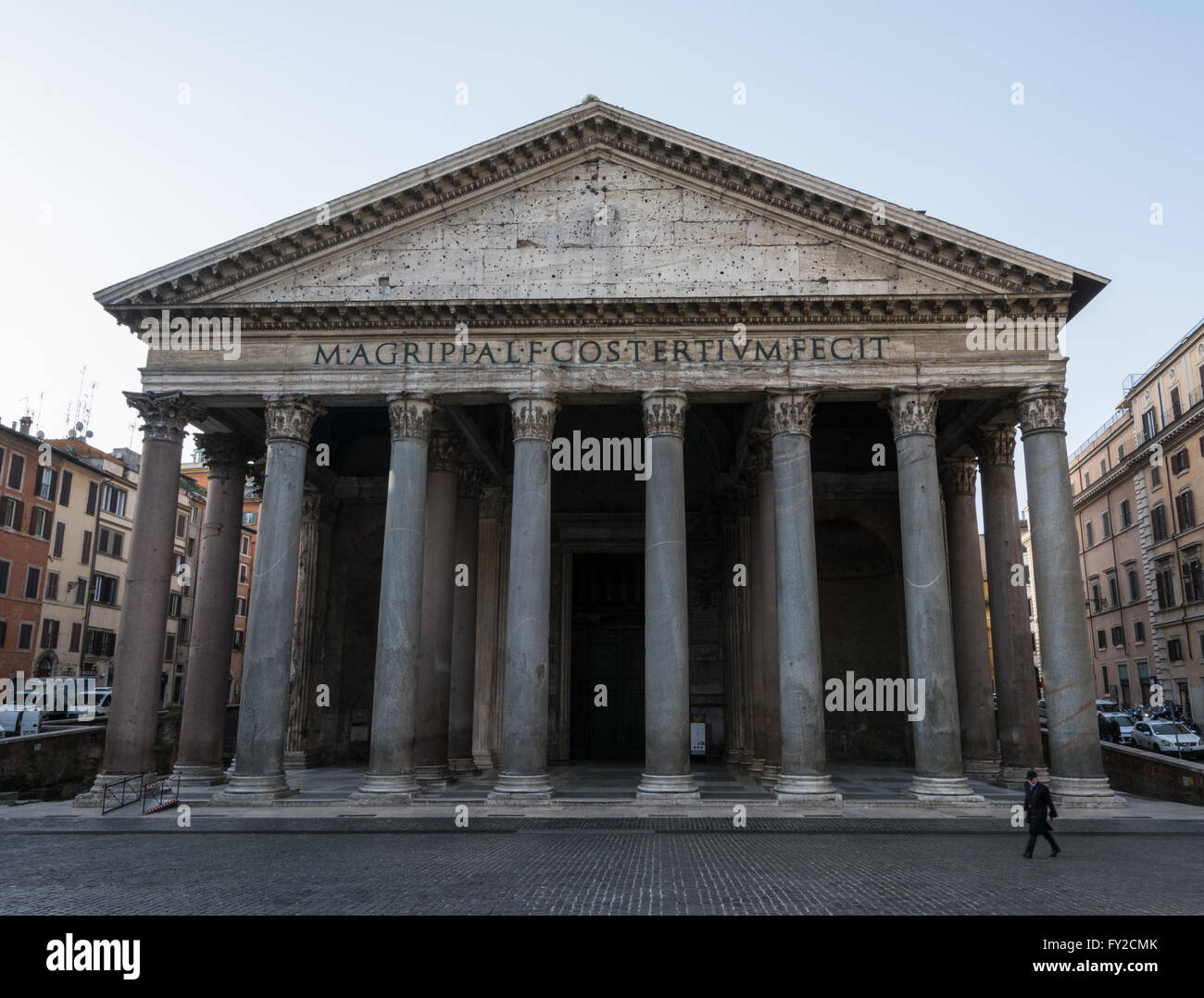 Ancient pillars rome hi-res stock photography and images - Alamy