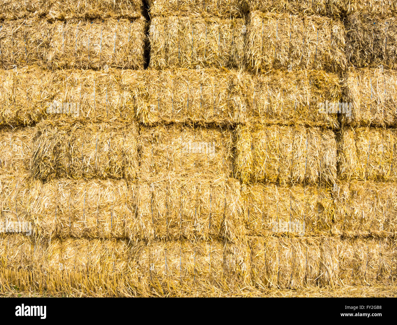 Straw bale stack hi-res stock photography and images - Alamy