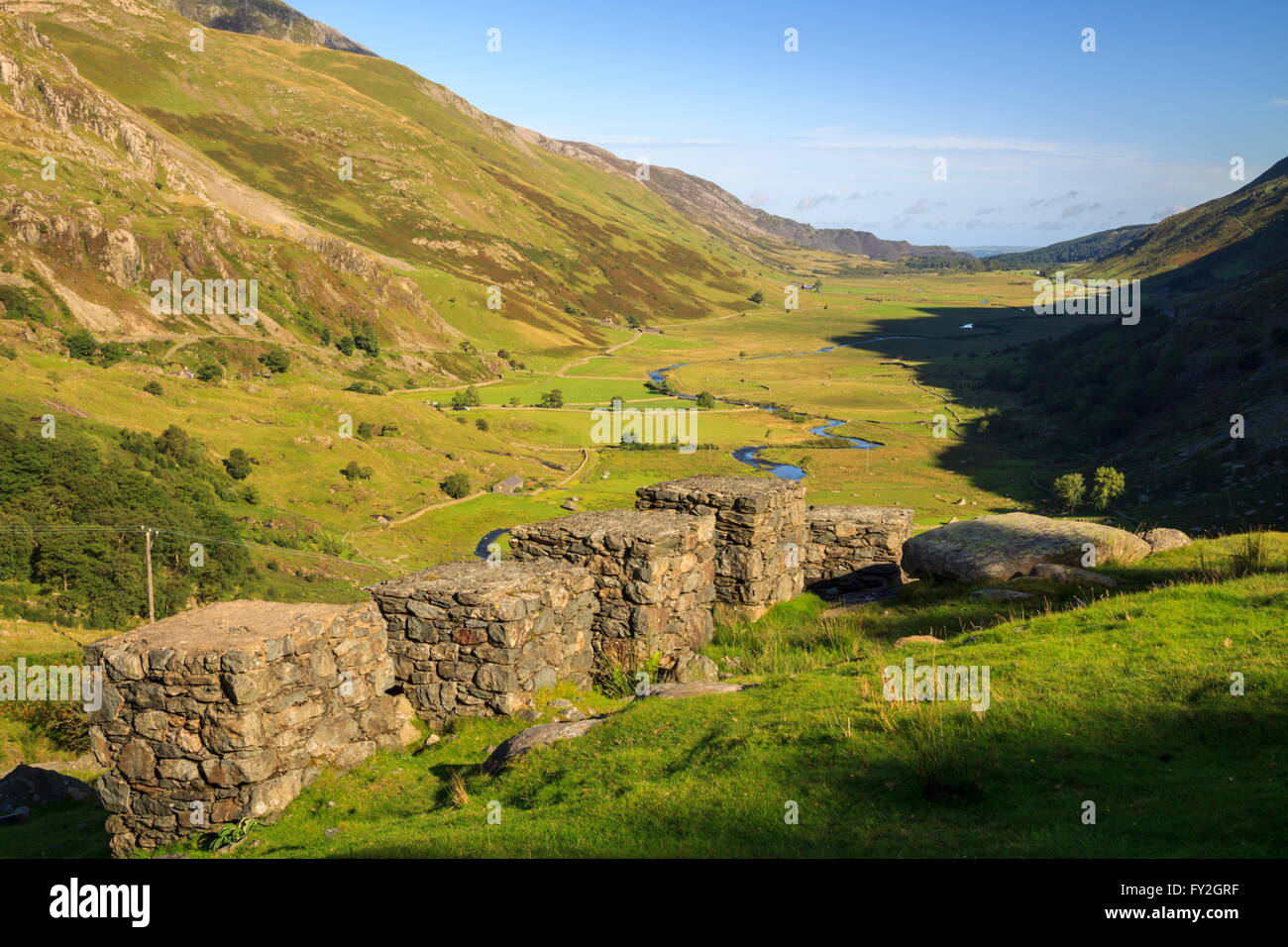 Old tank traps at the top of Nant Ffrancon, Snowdonia Stock Photo - Alamy