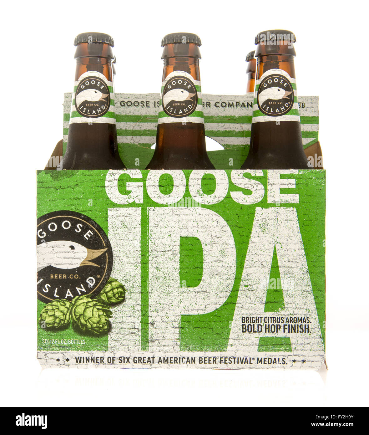 Winneconne, WI -27 Oct 2015: Six pack of Goose Island IPA beer Stock ...