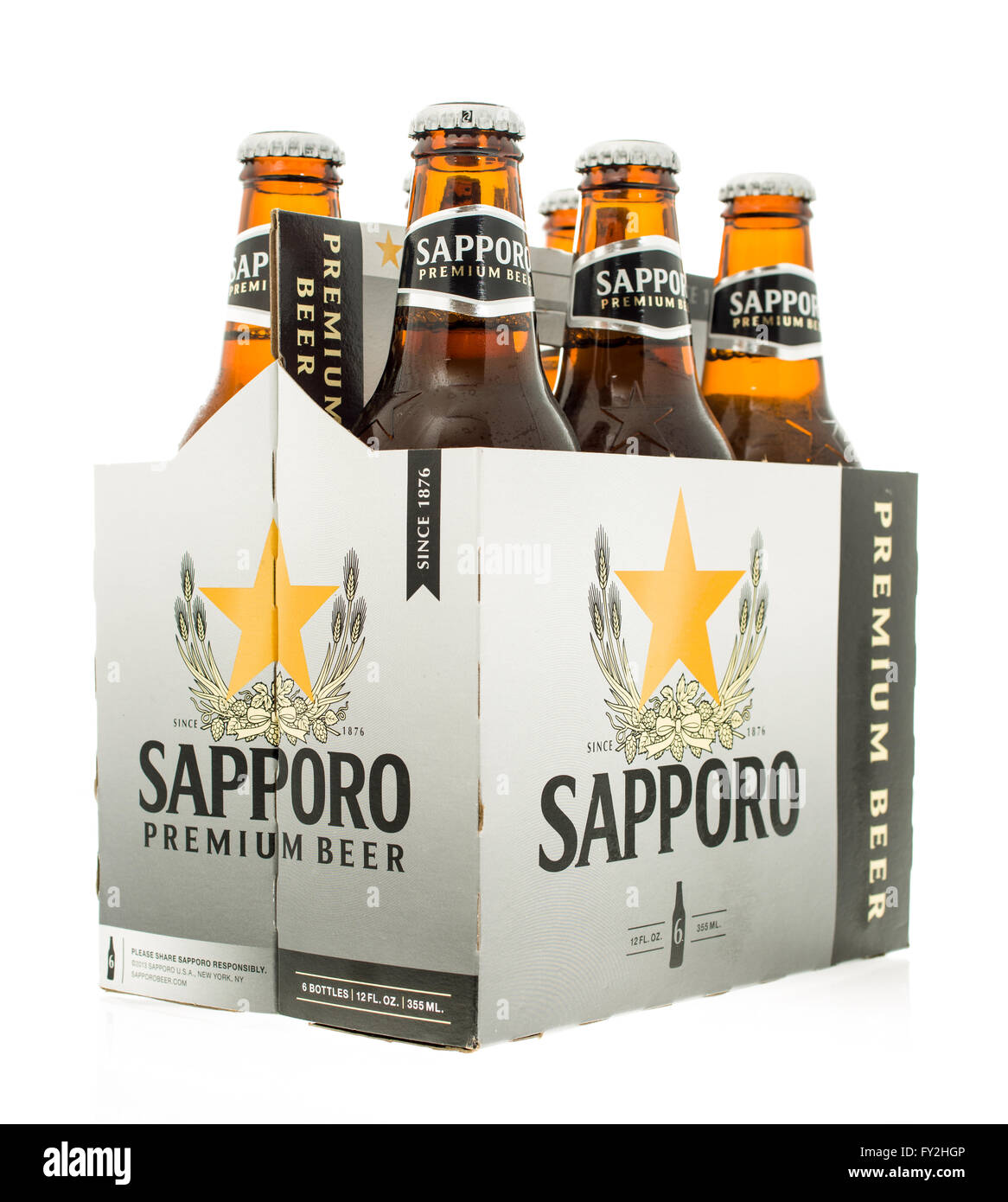 Winneconne, WI -3 Nov 2015: Six pack of Sapporo beer Stock Photo - Alamy