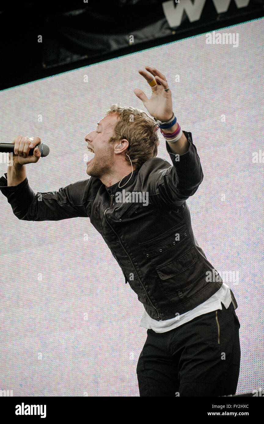Chris martin hi-res stock photography and images - Alamy