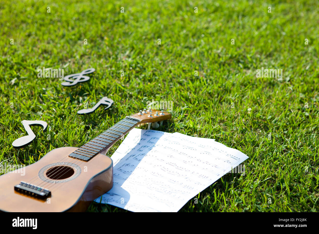 Music note grass hi-res stock photography and images - Alamy