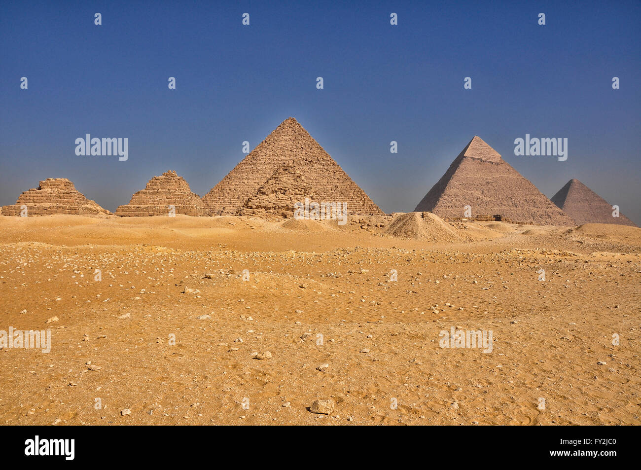 Giza pyramids complex hi-res stock photography and images - Alamy