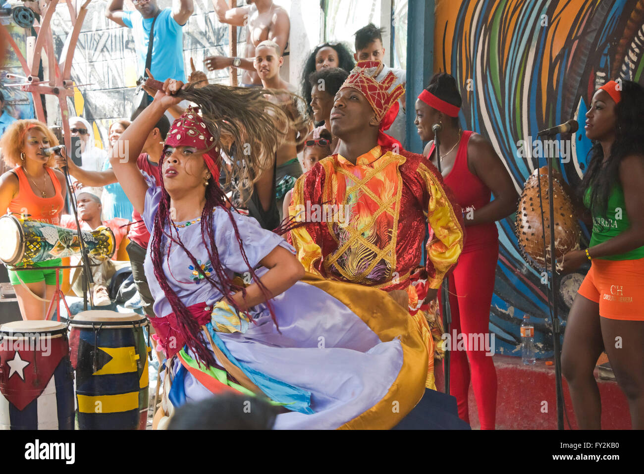 Traditional costumes in cuba hi-res stock photography and images - Alamy
