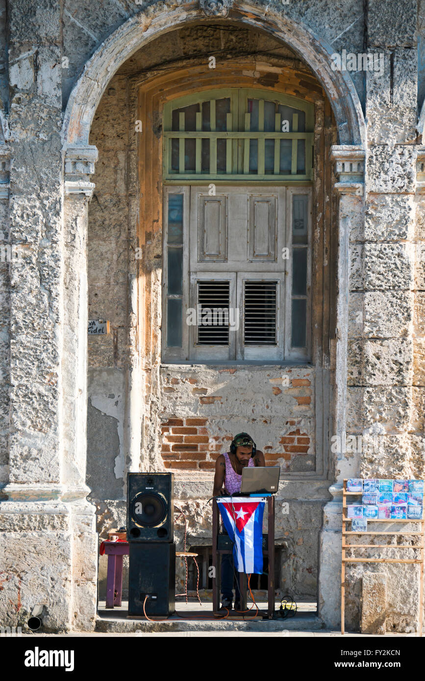 Cuban poverty hi hi-res stock photography and images - Alamy