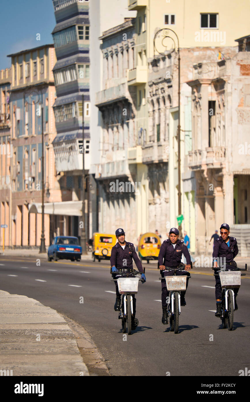 Policia cuba hi-res stock photography and images - Alamy