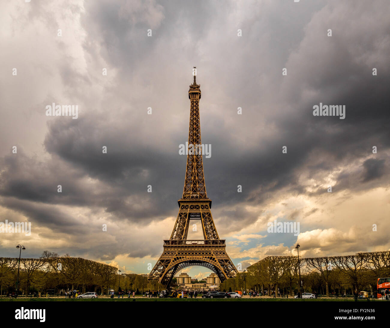 Eiffel tower la tour eiffel hi-res stock photography and images - Alamy