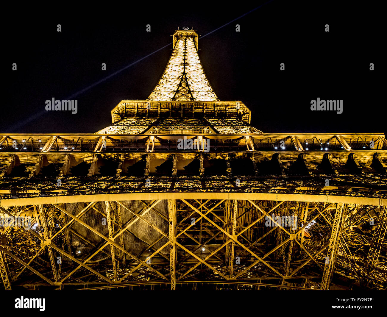 Illuminated eiffel tower hi-res stock photography and images - Alamy