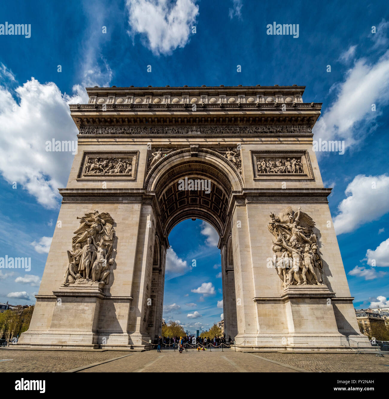 Parisian facades hi-res stock photography and images - Alamy