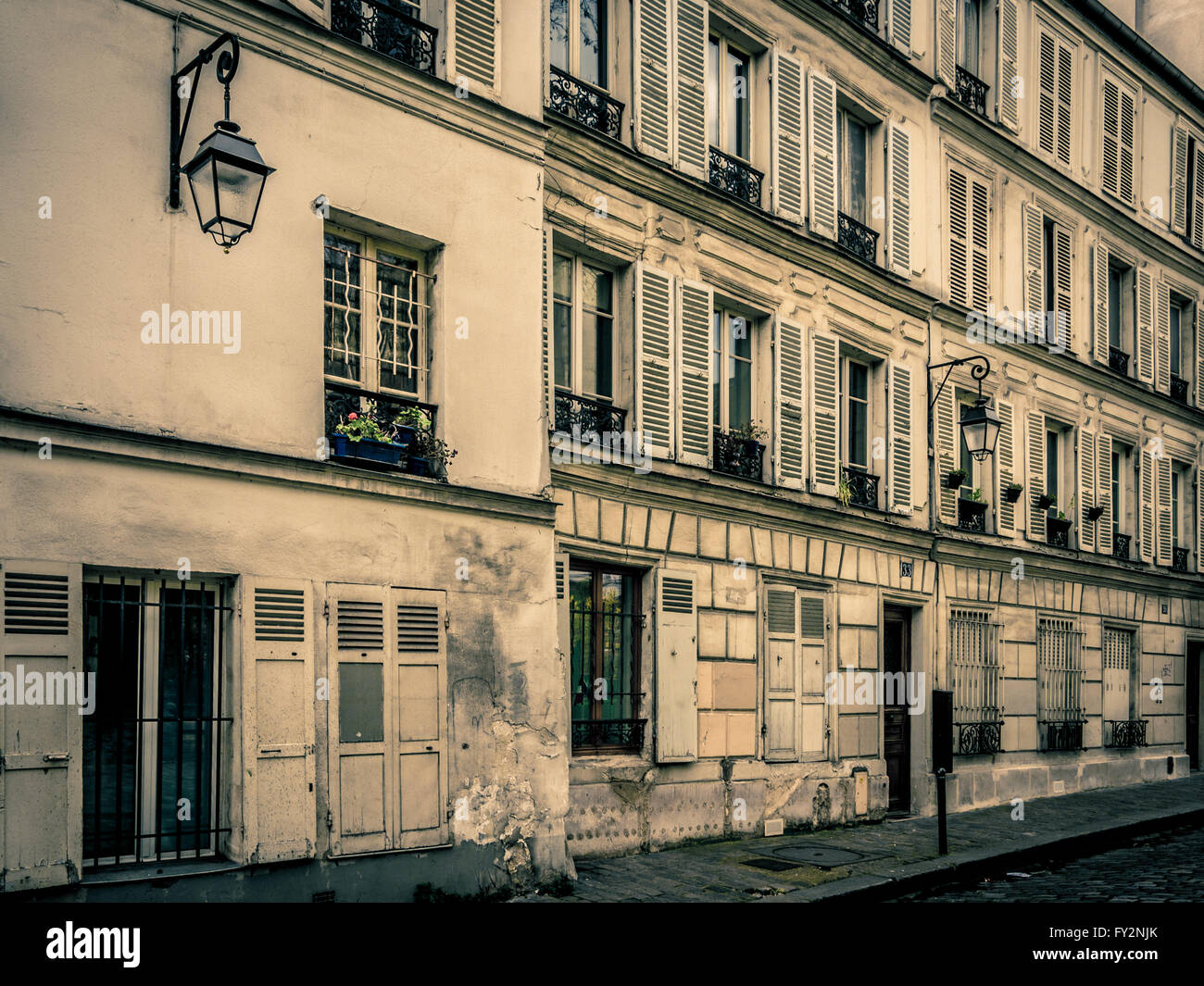Traditional building, Paris, France Stock Photo - Alamy