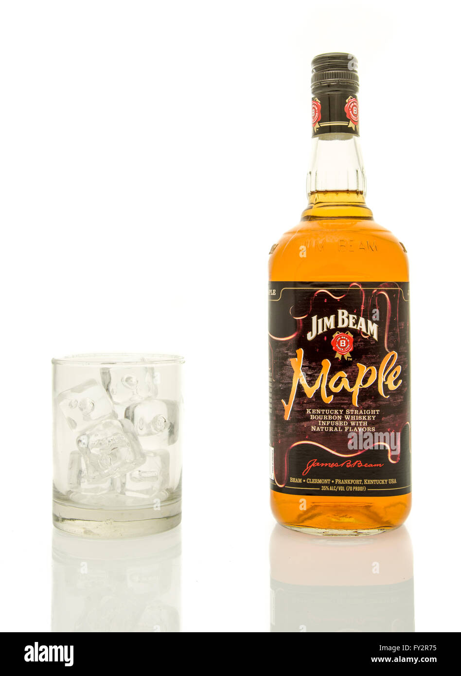 Jim beam bottle hi-res stock photography and images - Alamy