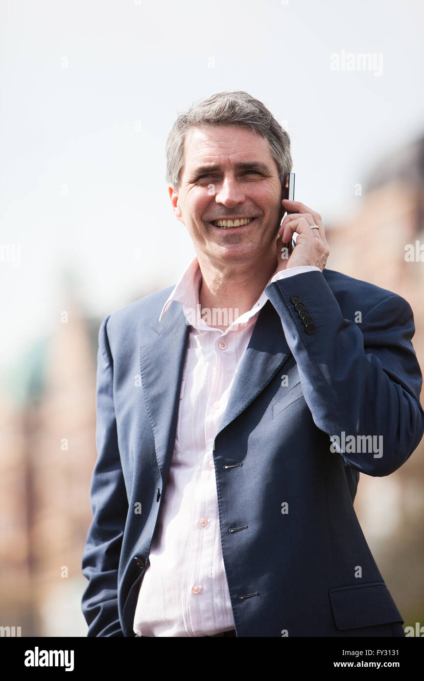 Relax phone portrait happy hi-res stock photography and images - Alamy