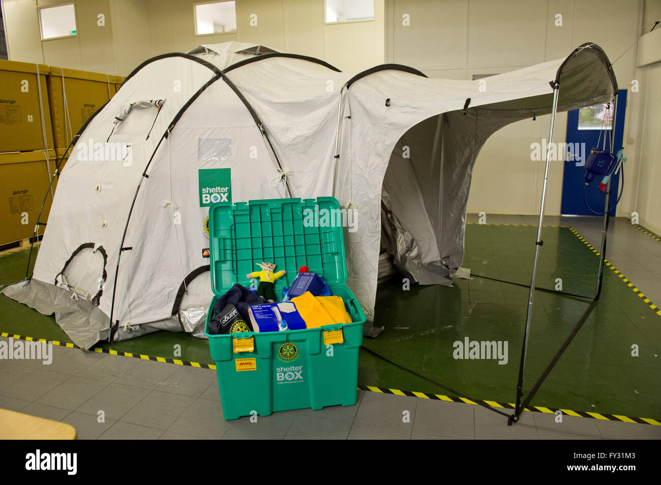 Shelterbox hi-res stock photography and images - Alamy