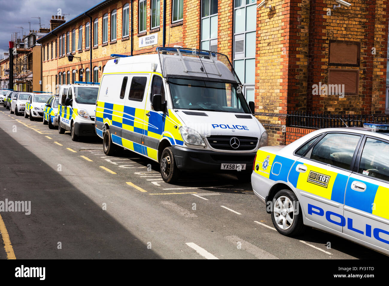 Police station building exterior hi-res stock photography and images ...