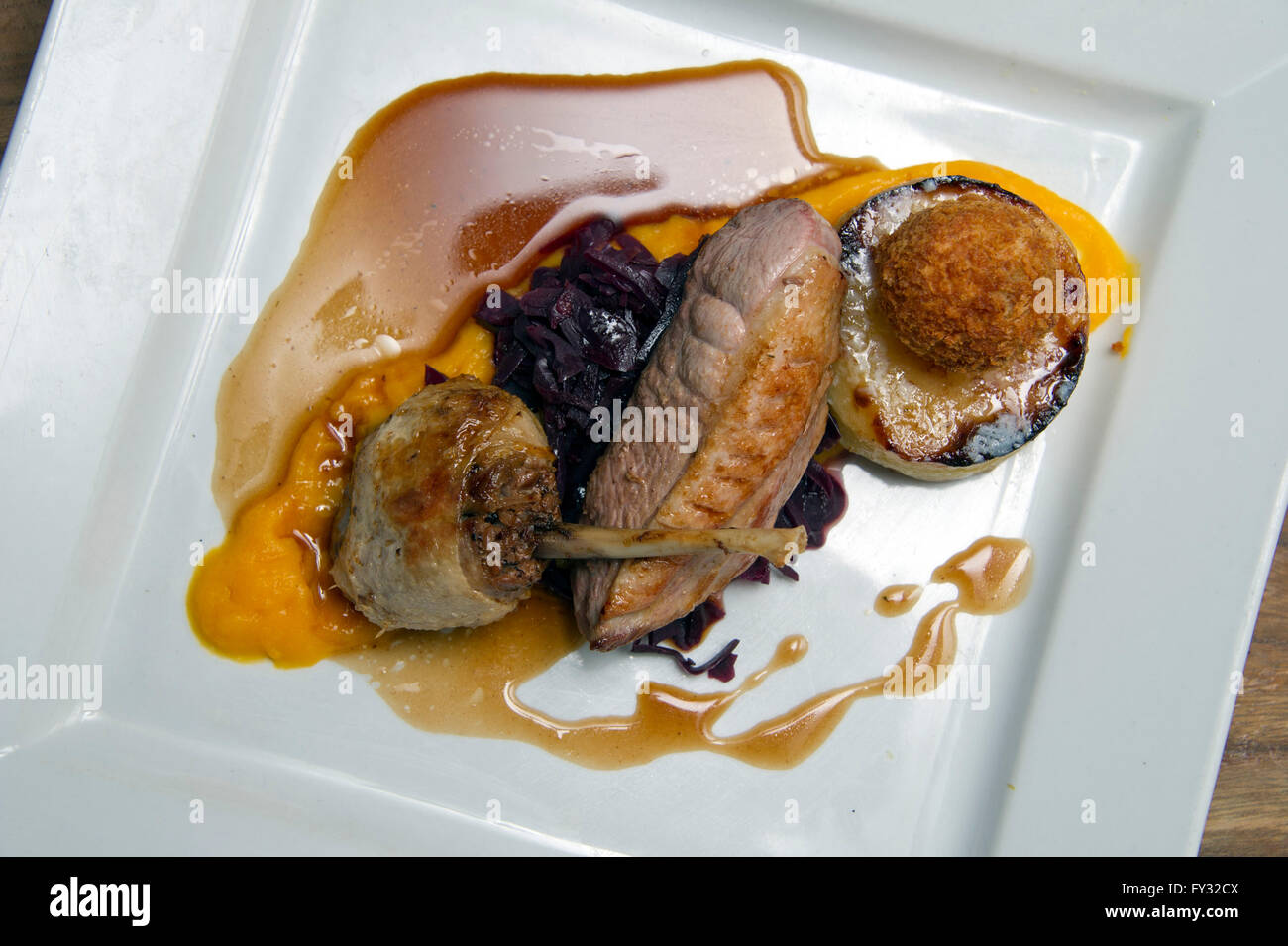 The Cott Inn, Dartington, Totnes, Devonshire Stock Photo - Alamy