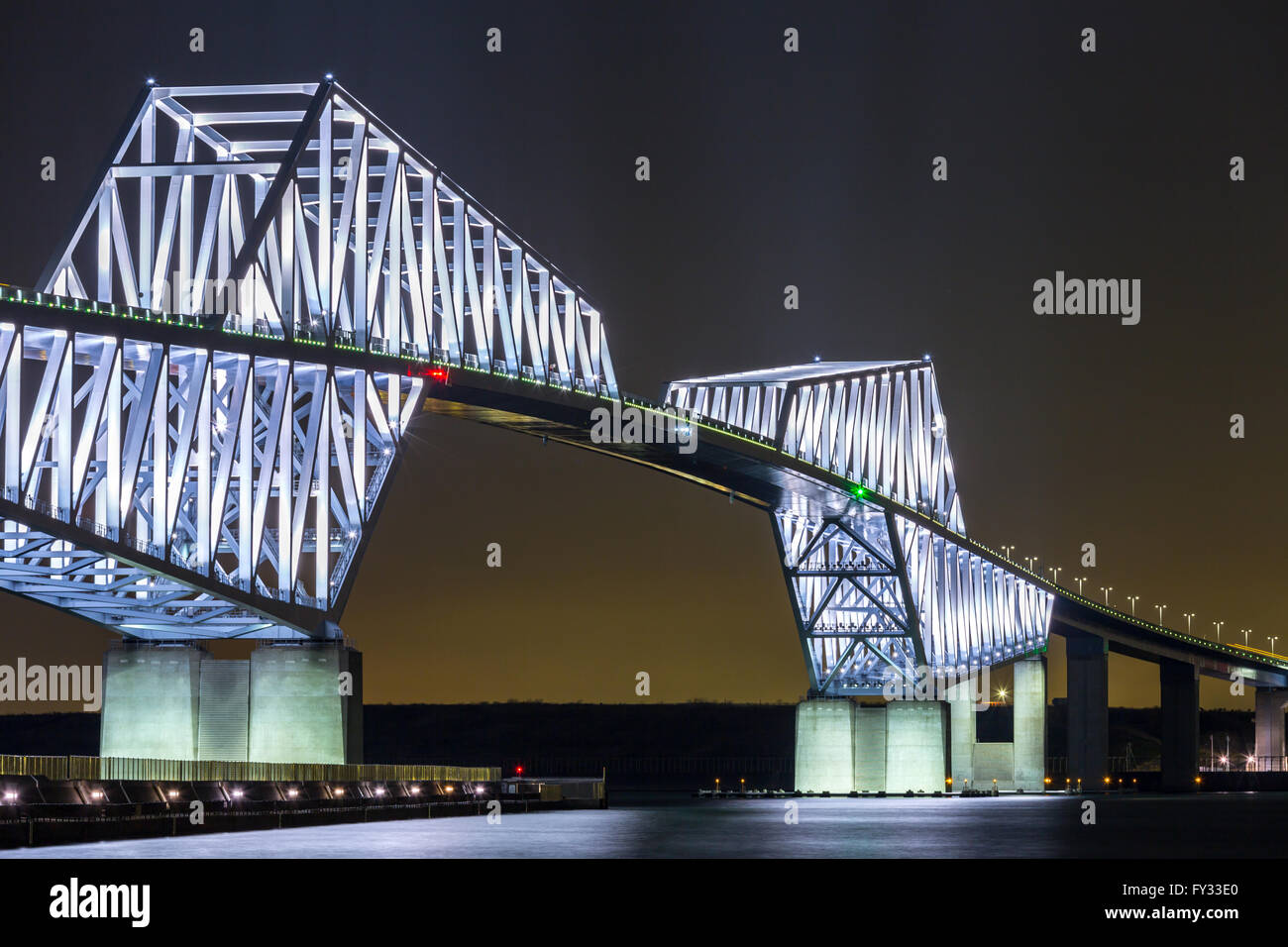 Tokyo gate bridge hi-res stock photography and images - Alamy