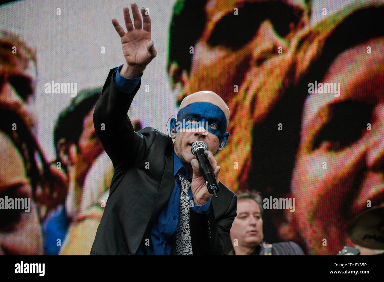 R.e.m. london hi-res stock photography and images - Alamy