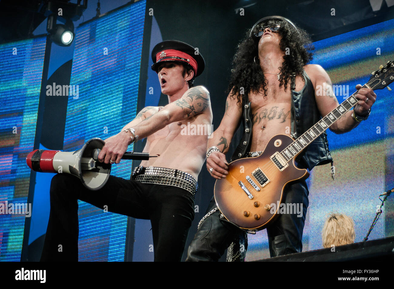 Slash live concert hi-res stock photography and images - Alamy