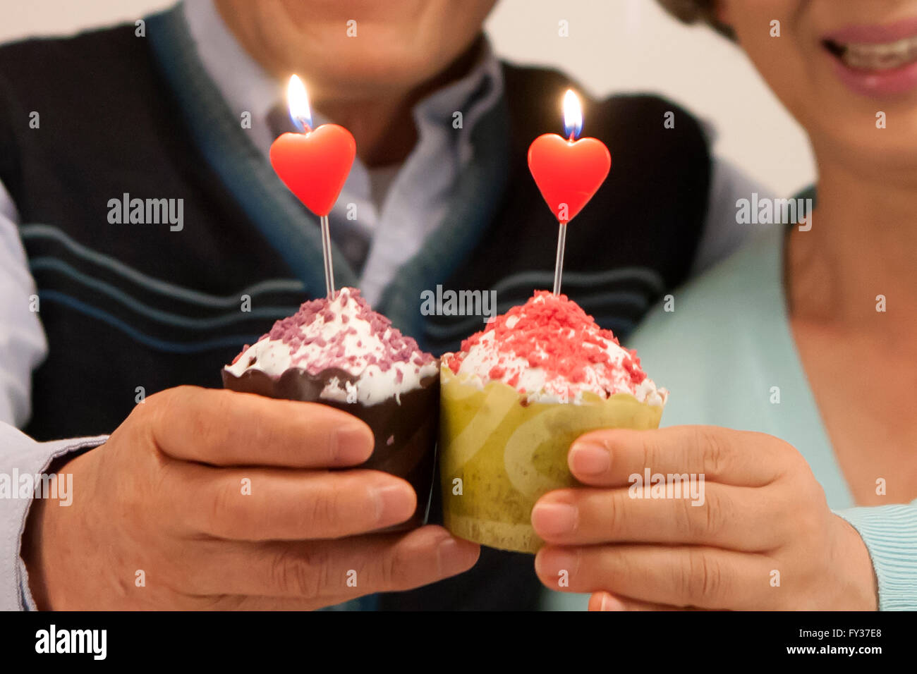 Two story cake hi-res stock photography and images - Alamy