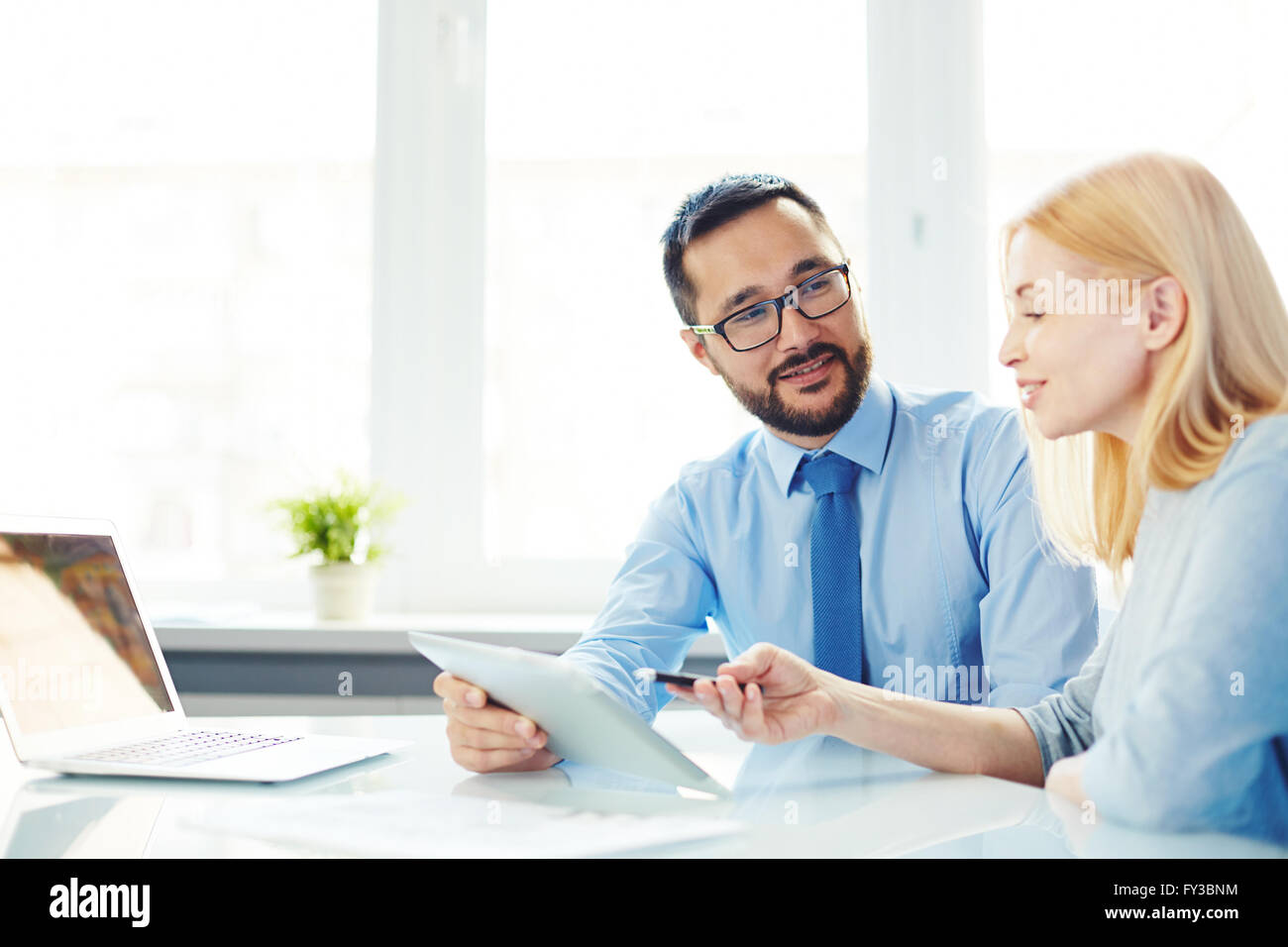 Asian business businessman hi-res stock photography and images - Alamy