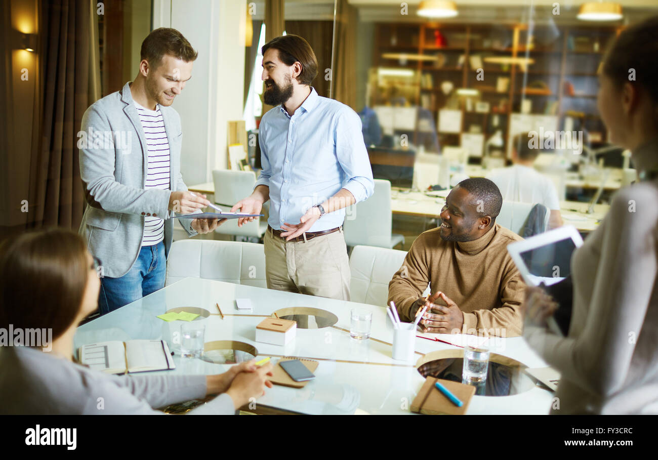 Businessman team hi-res stock photography and images - Alamy