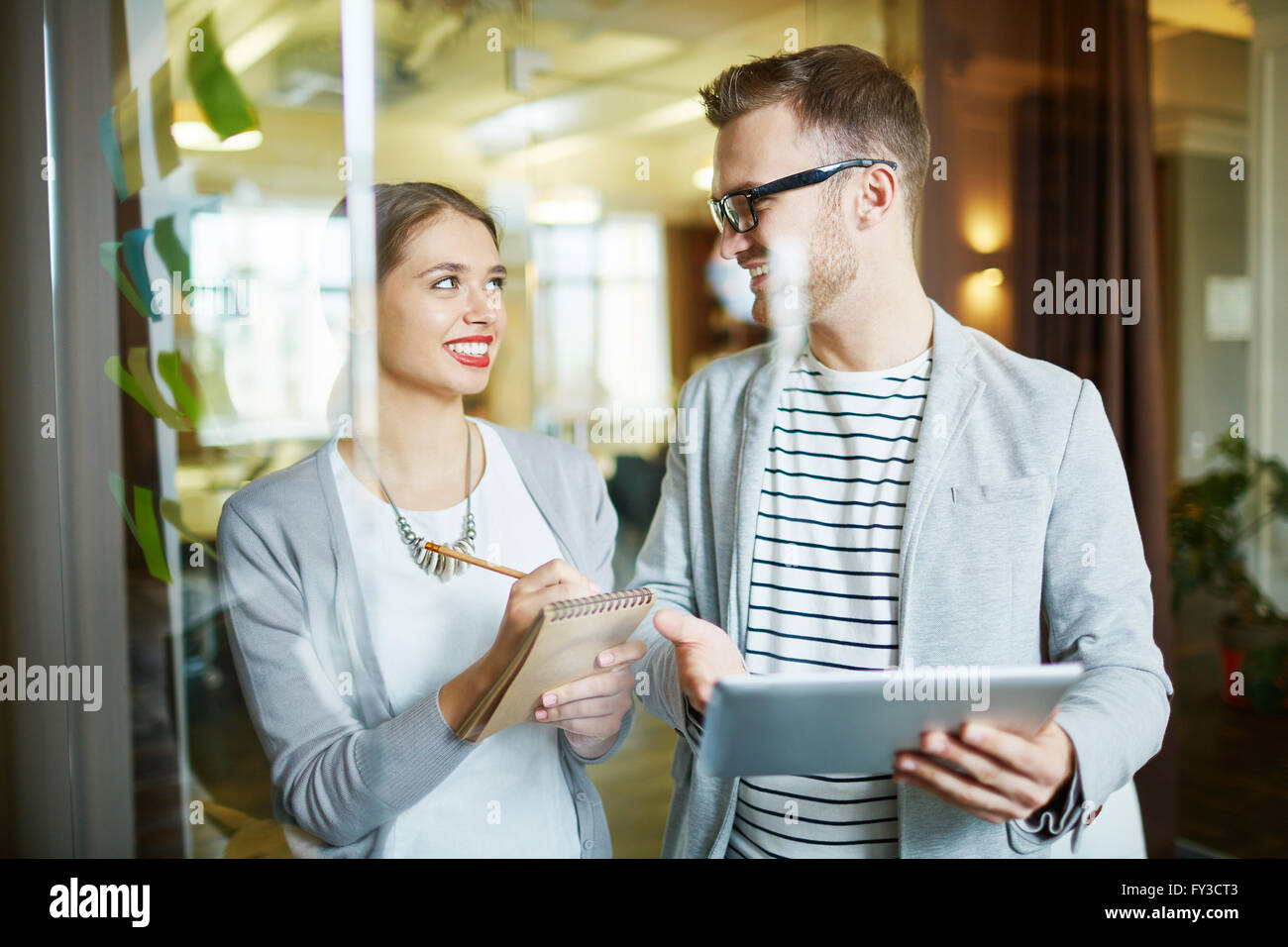 Consultant team hi-res stock photography and images - Alamy