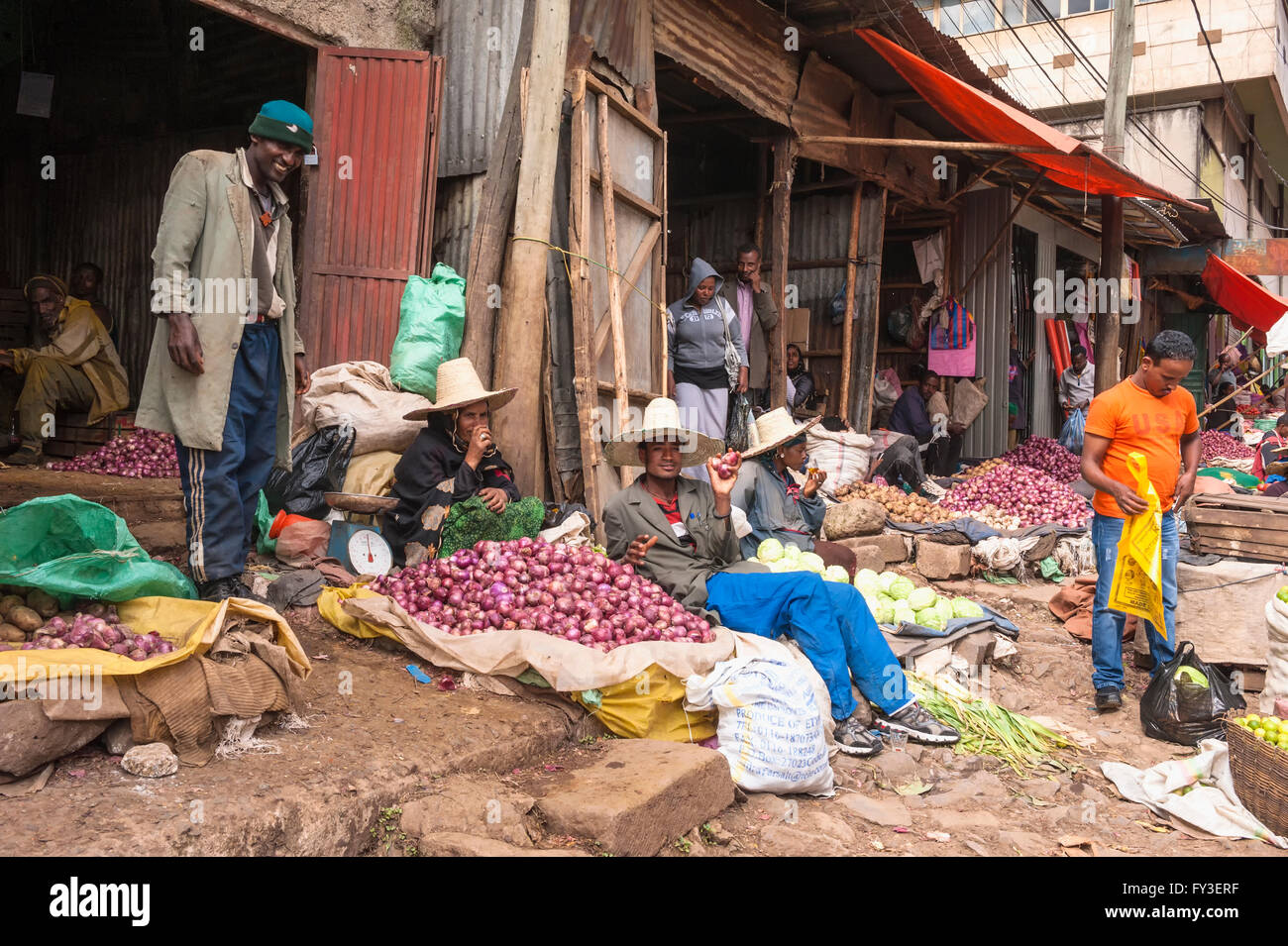 Market street scene, Mercato of Addis Ababa, Ethiopia Stock Photo - Alamy