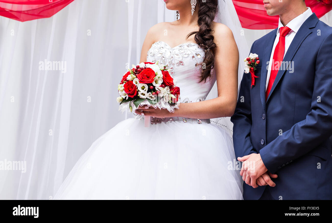 Nice young wedding couple outdoors Stock Photo - Alamy