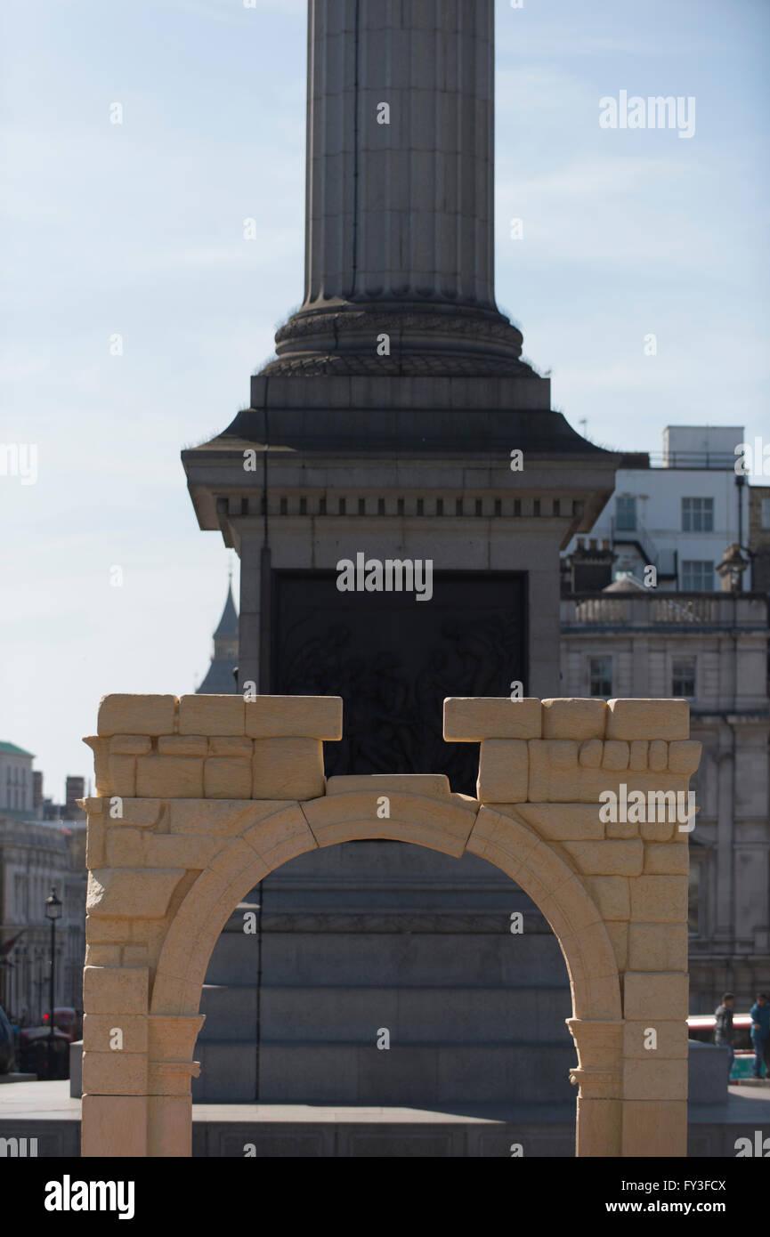 A replica of the Syrian Palmyra Arch destroyed by ISIS is erected in ...