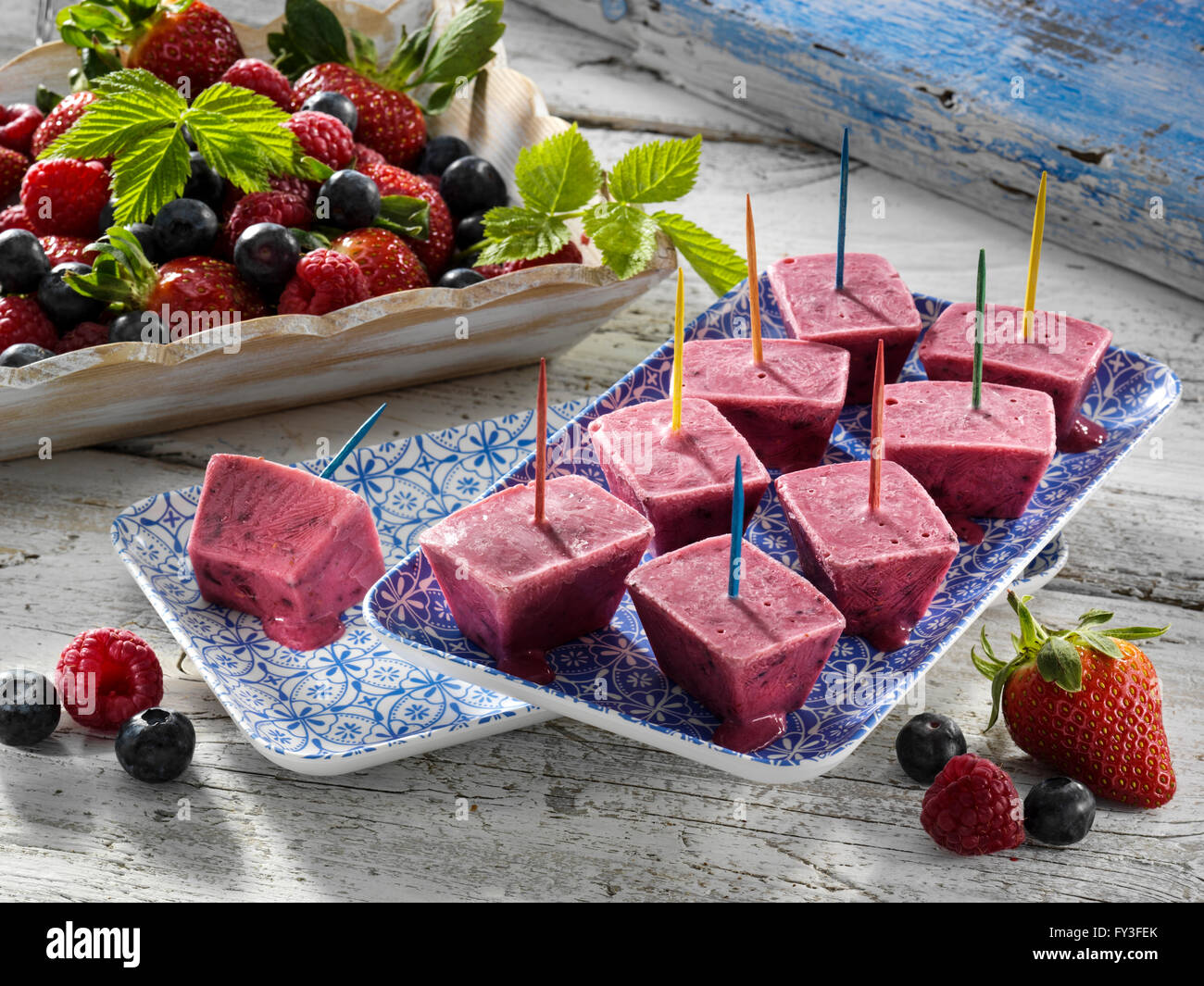 Popsicles hi-res stock photography and images - Alamy