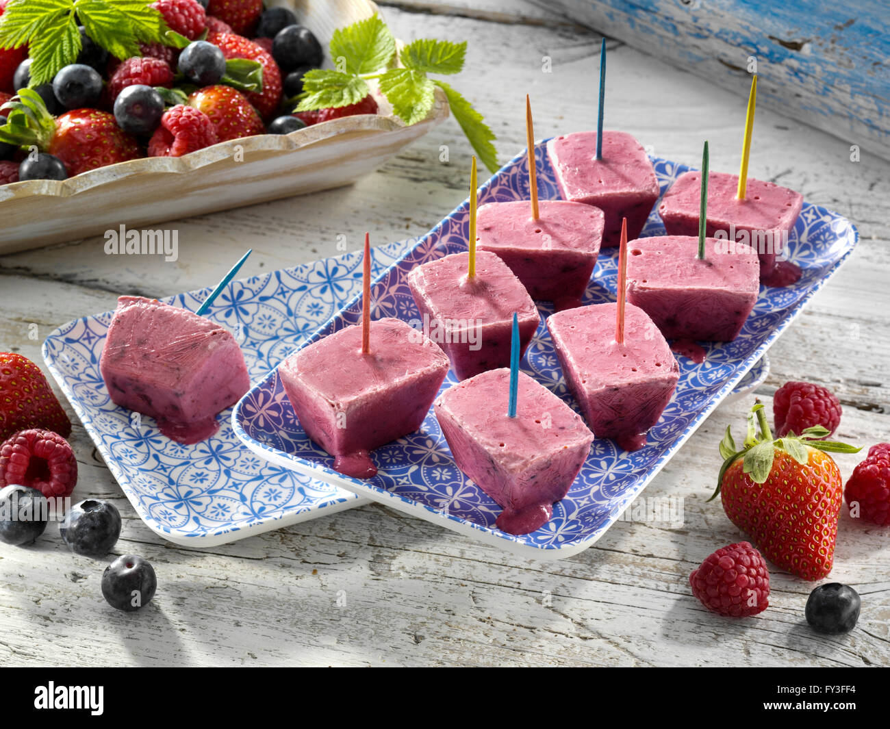 Popsicles melting hi-res stock photography and images - Alamy
