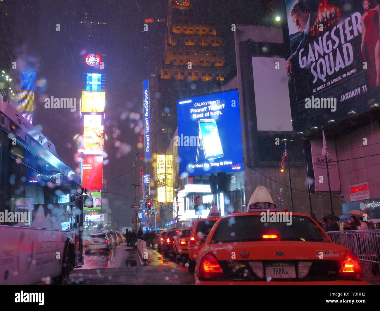 Times square winter hi-res stock photography and images - Alamy