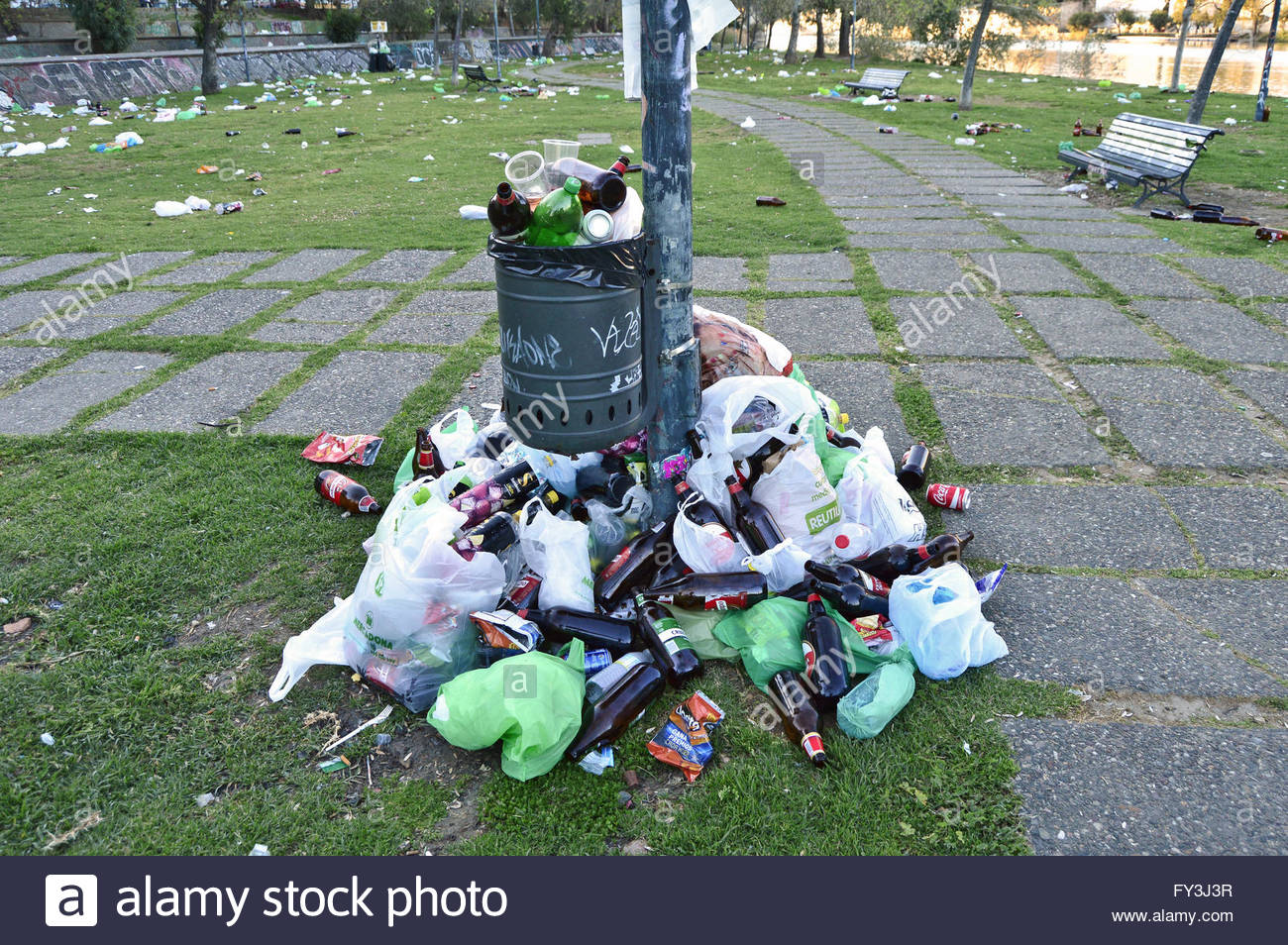 Trash Can Spain High Resolution Stock Photography and Images - Alamy
