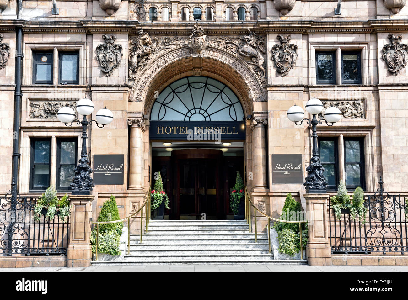 Entrance hotel russell russell square hi-res stock photography and ...