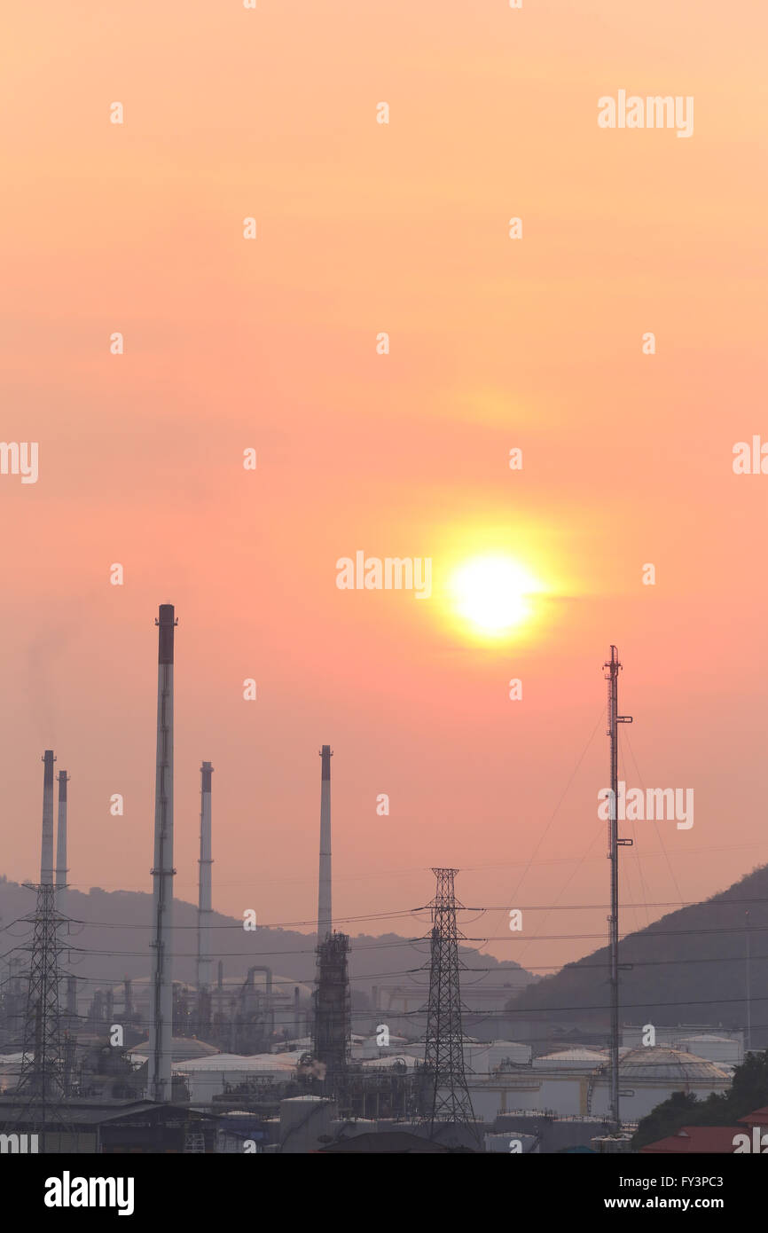 Refinery sunset hi-res stock photography and images - Alamy