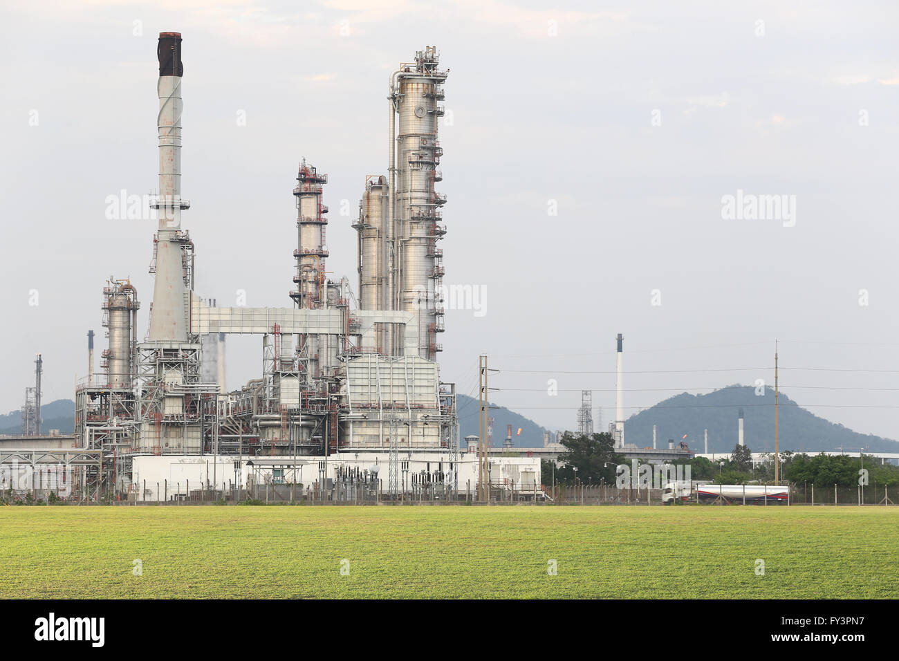 Refinery steam hi-res stock photography and images - Alamy