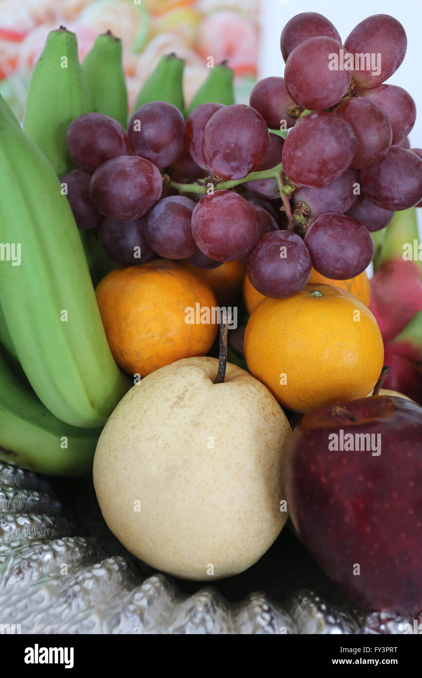 Fresh fruit pile hi-res stock photography and images - Alamy