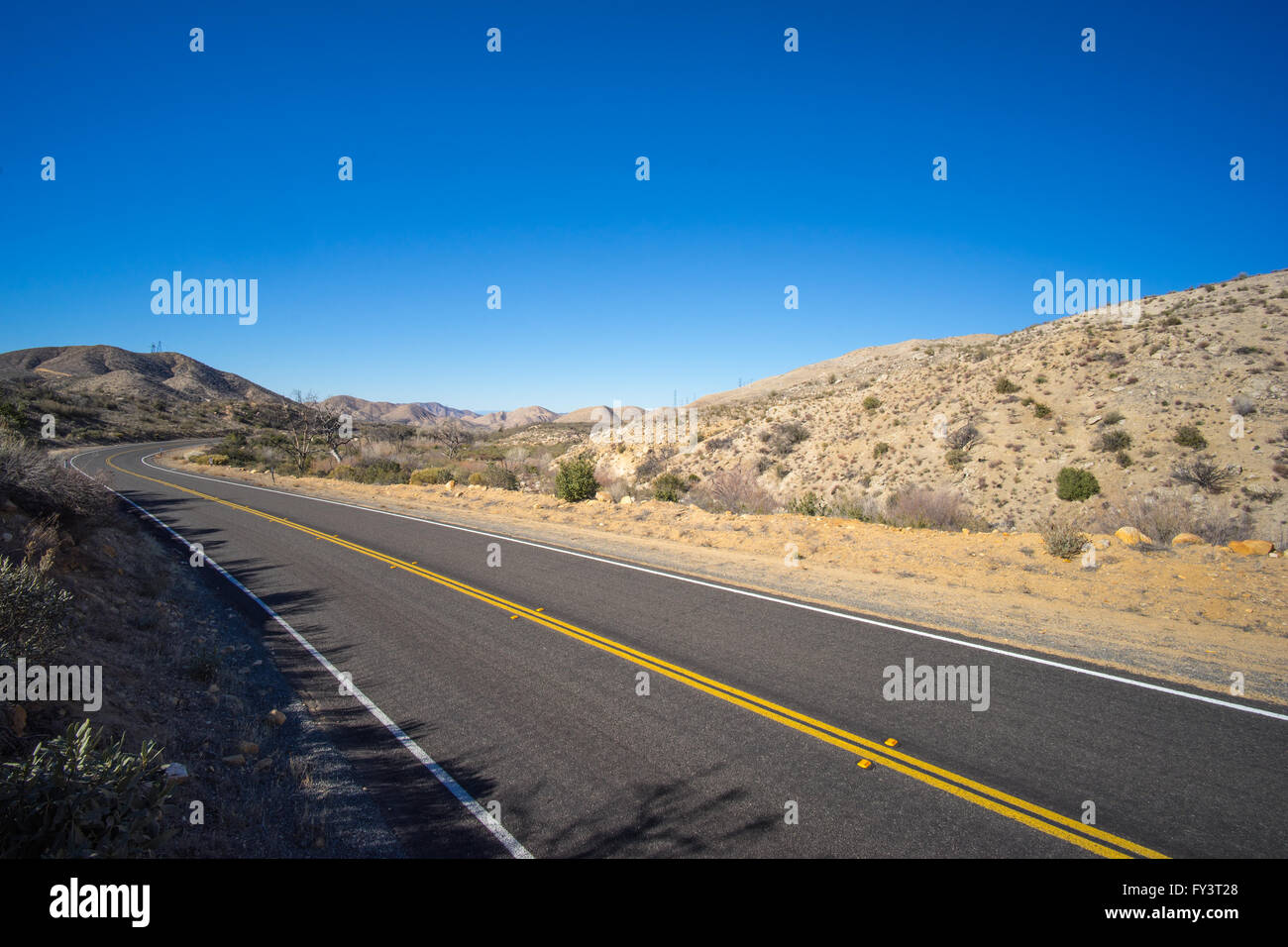 Open stretch of roadway hi-res stock photography and images - Alamy