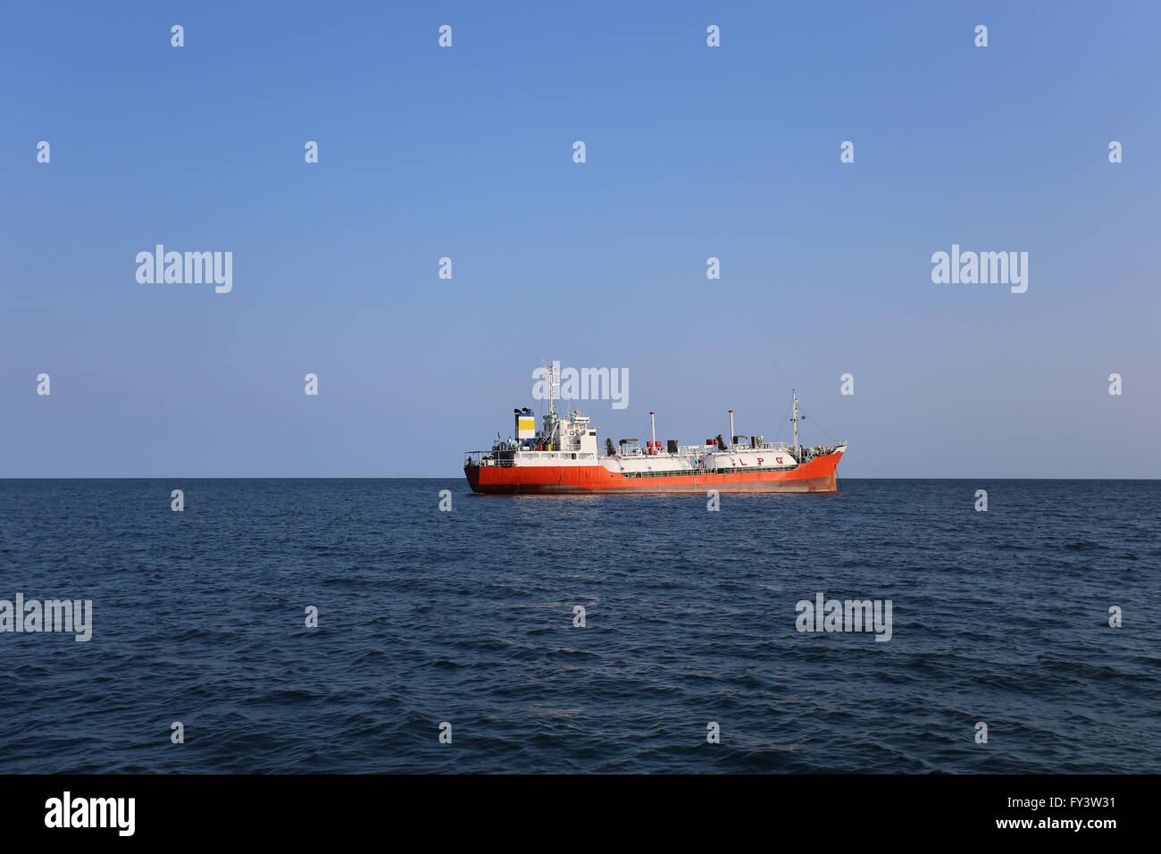 Cargo container daytime hi-res stock photography and images - Alamy
