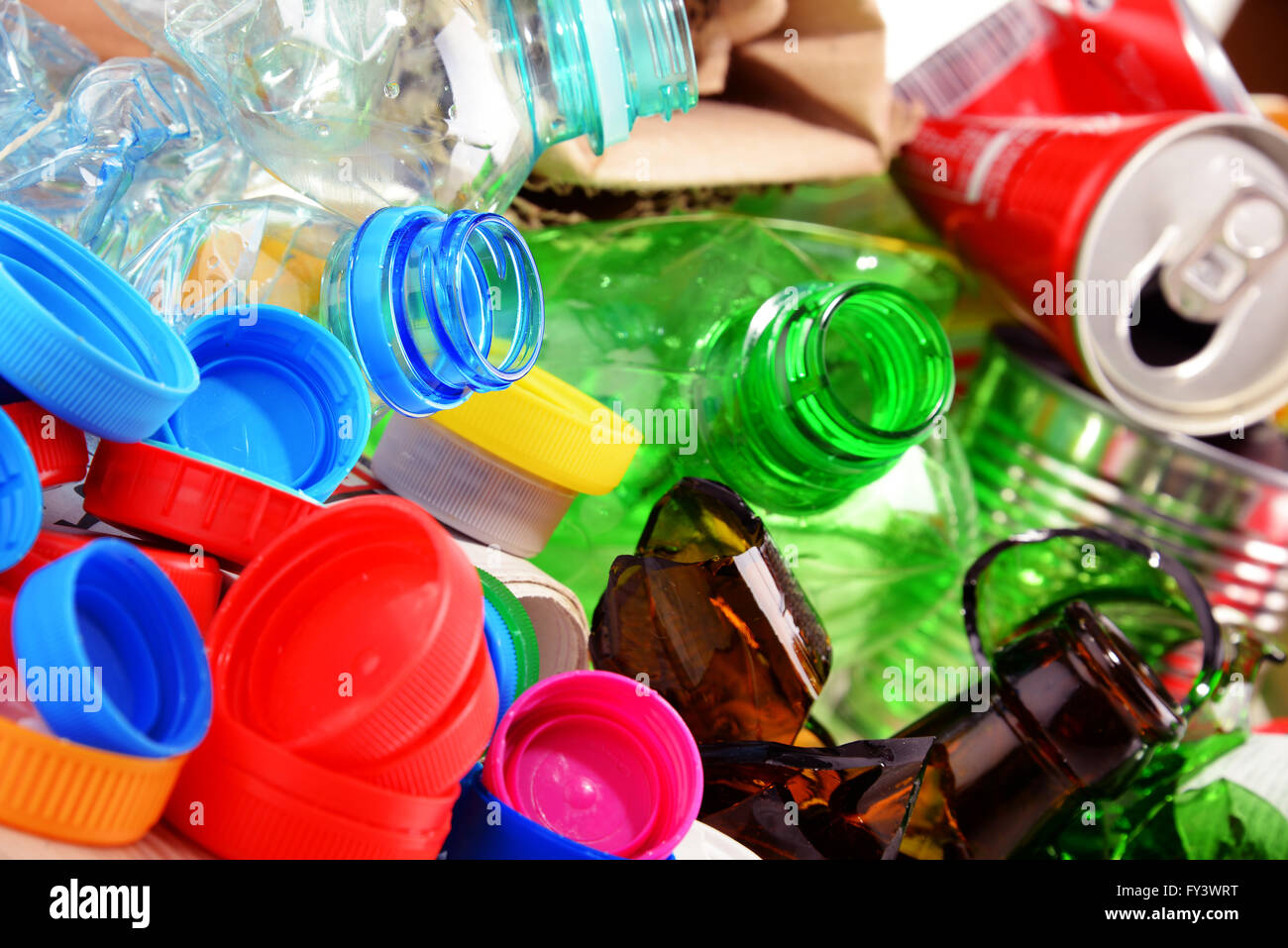 Recyclable garbage consisting of glass, plastic, metal and paper Stock ...