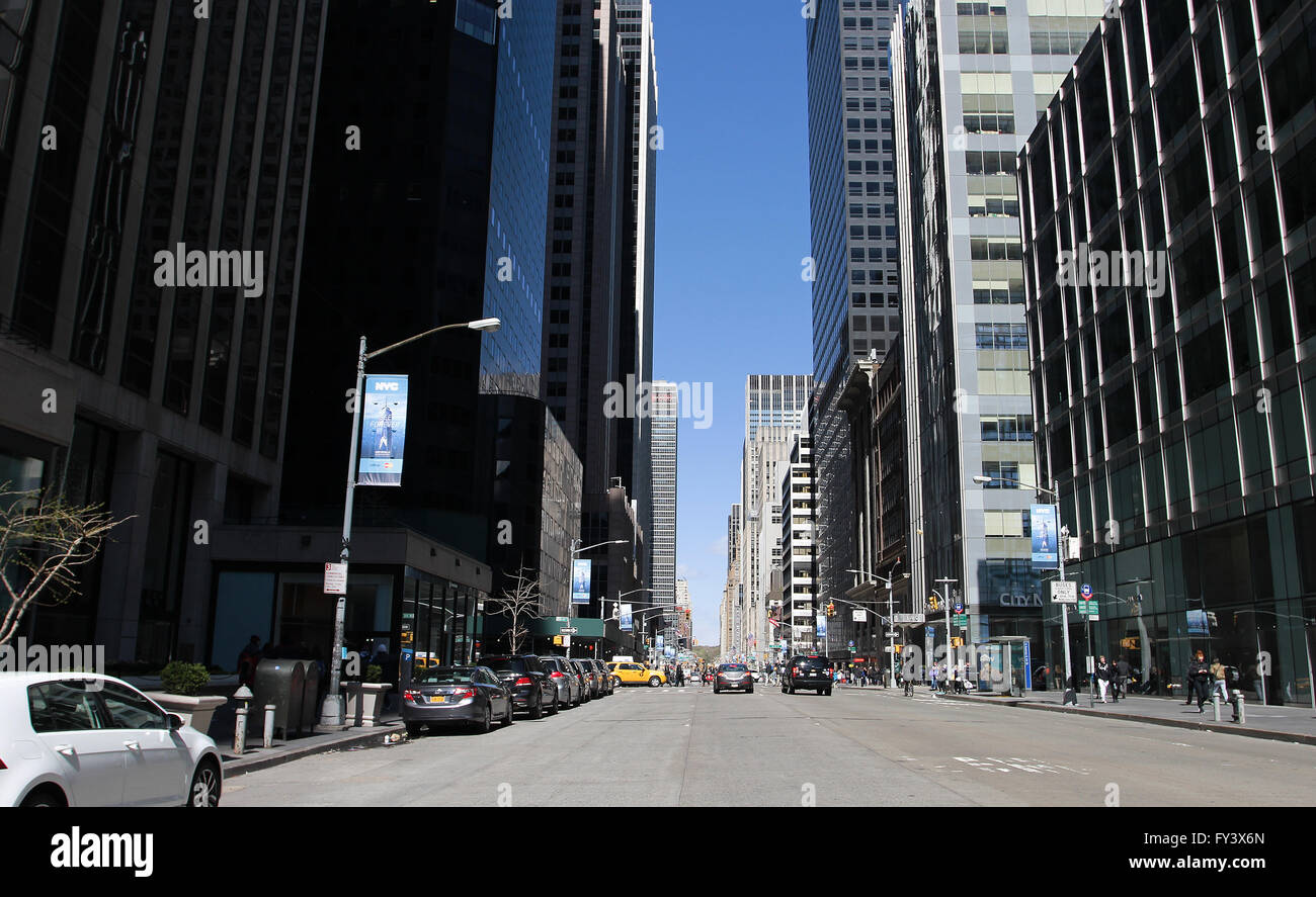 Typical NYC street scene Stock Photo - Alamy