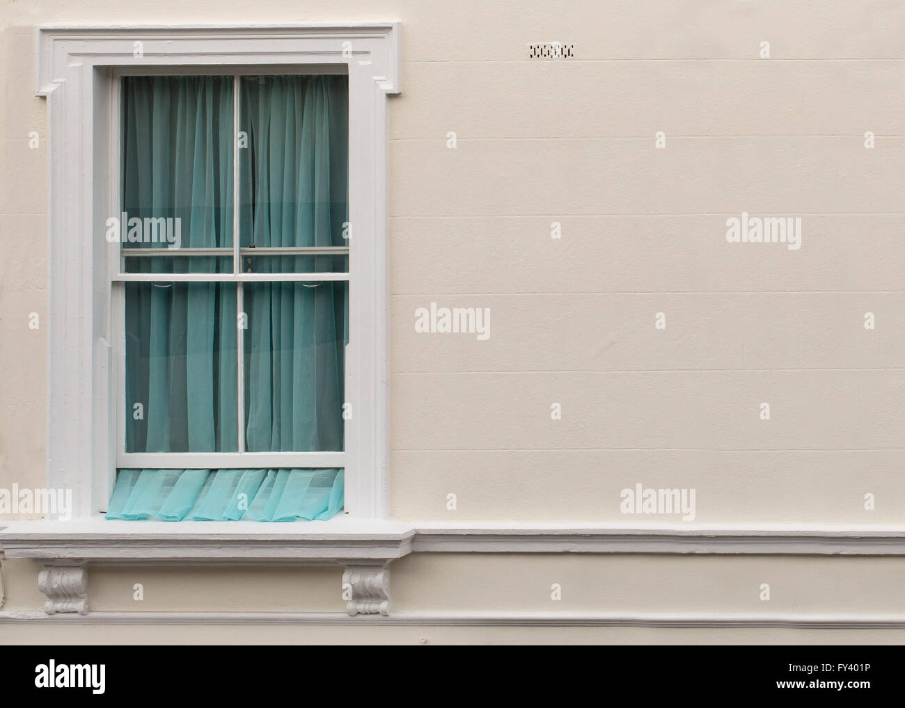 Sash window curtains hi-res stock photography and images - Alamy