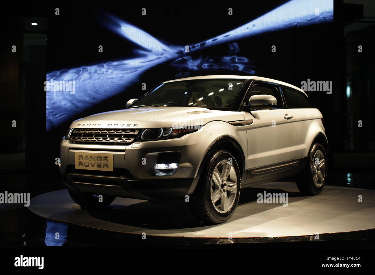 Range Rover Evoque launching Stock Photo - Alamy