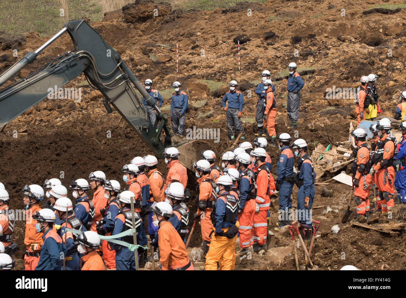 Japan earthquake rescue operations hi-res stock photography and images ...