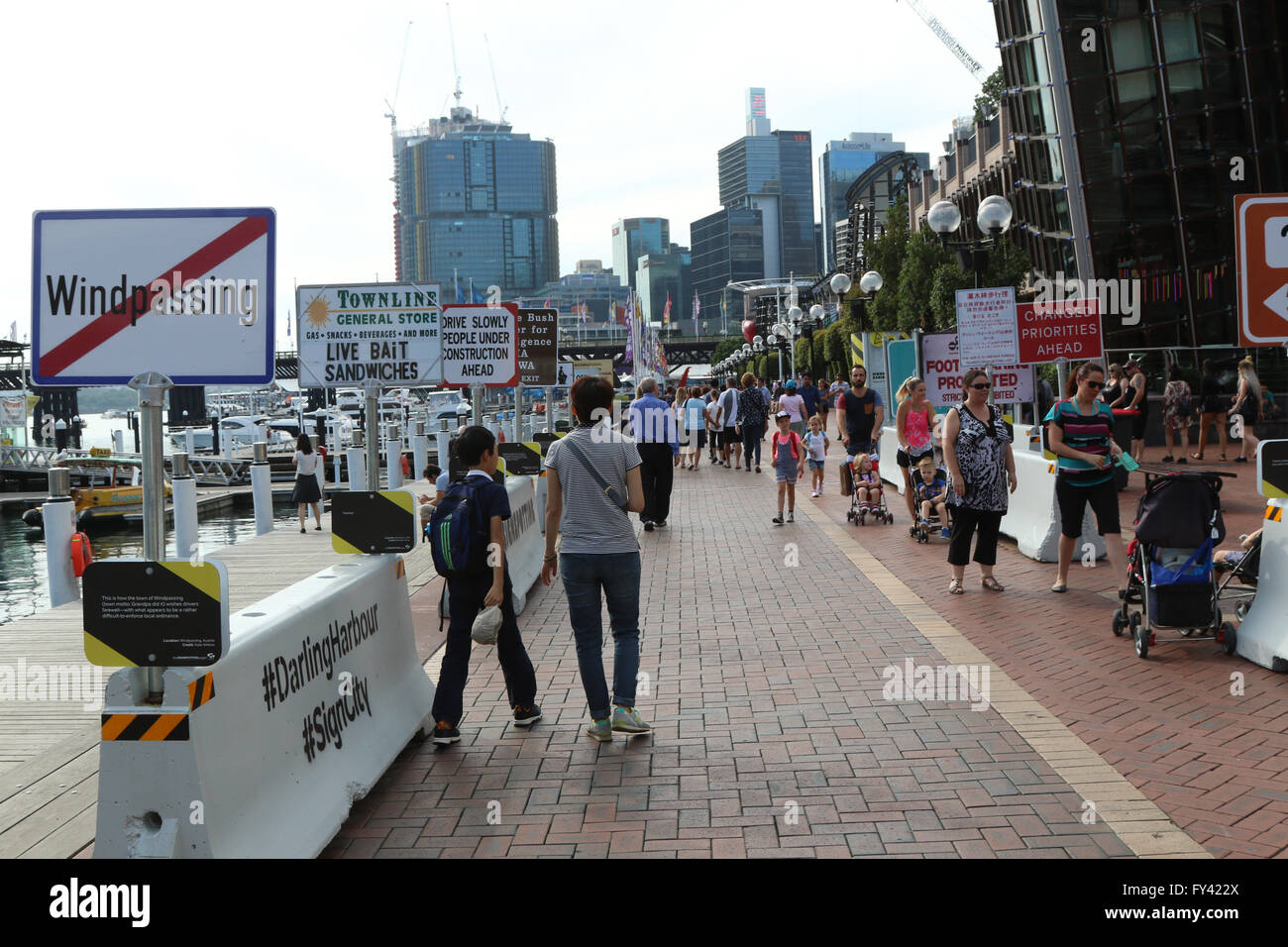 Darling Harbour Signs High Resolution Stock Photography and Images - Alamy