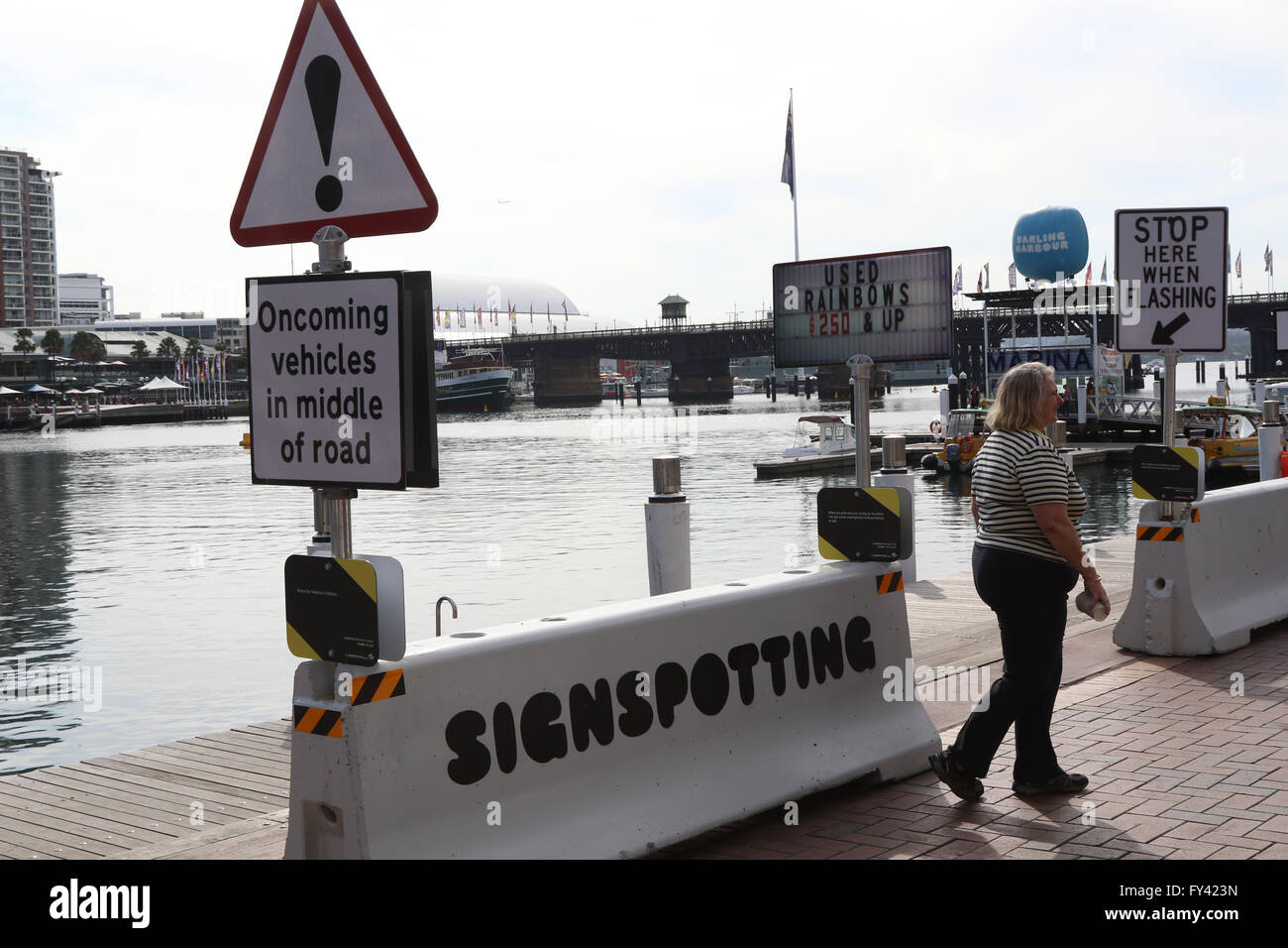 Darling Harbour Signs High Resolution Stock Photography and Images - Alamy